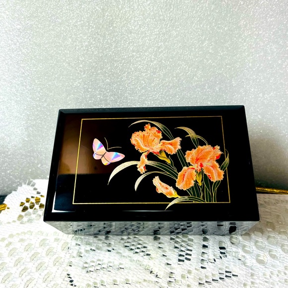 Accents | Vintage Japanese Jewelrymusic Box Decorated With Flowers And ...